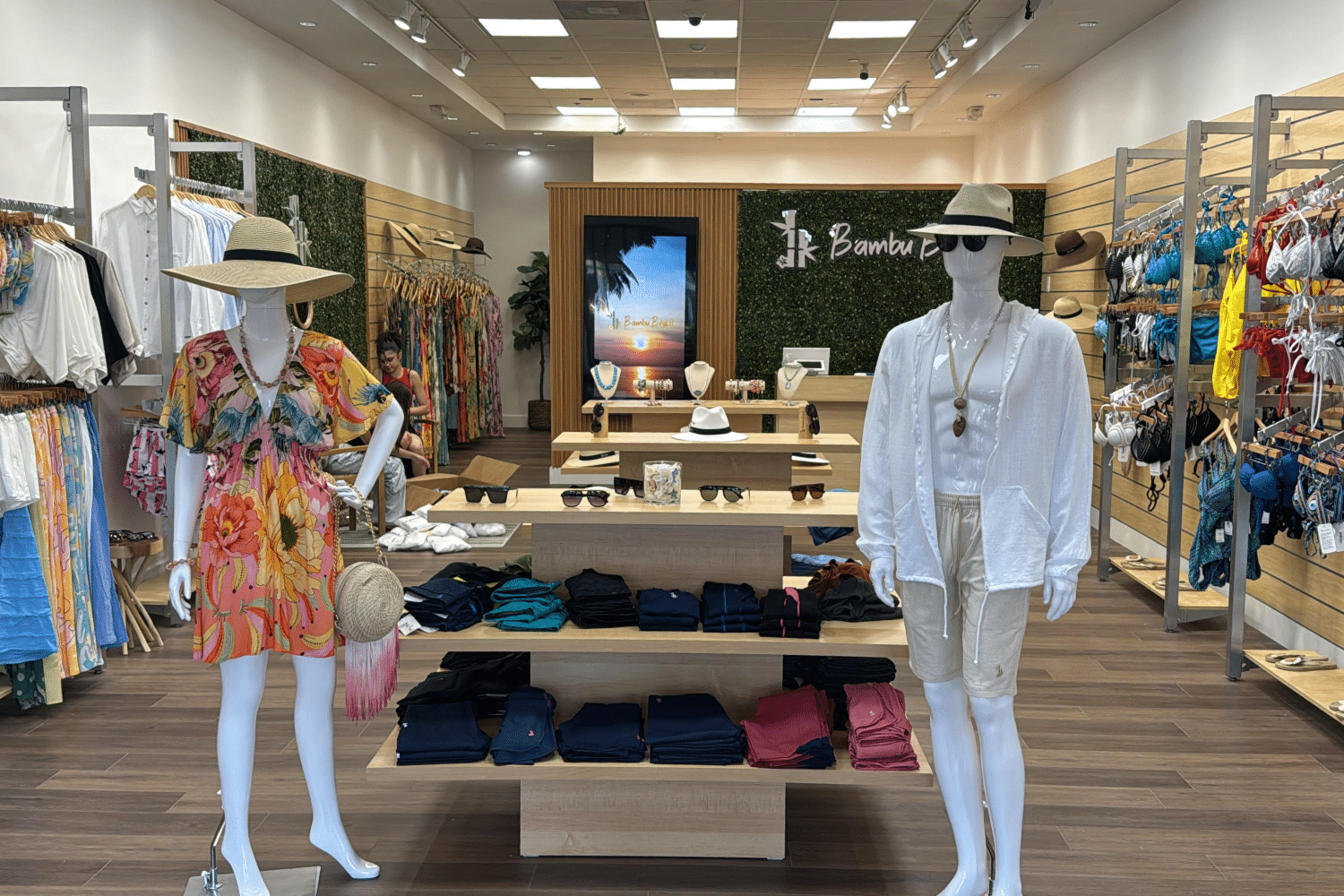 DISPLAYARAMA | Retail Fixtures & Store Displays